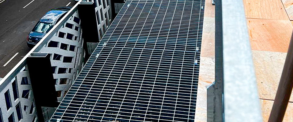 Metalgrade Gradis e Pisos Eletrofundidos - Metalgrade | Referência em ...